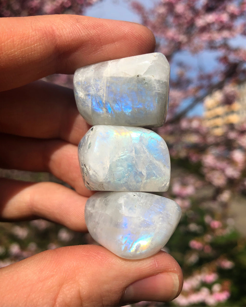 Månsten & Solsten - Ger trygghet, beskydd & glädje – Magiska Stenar